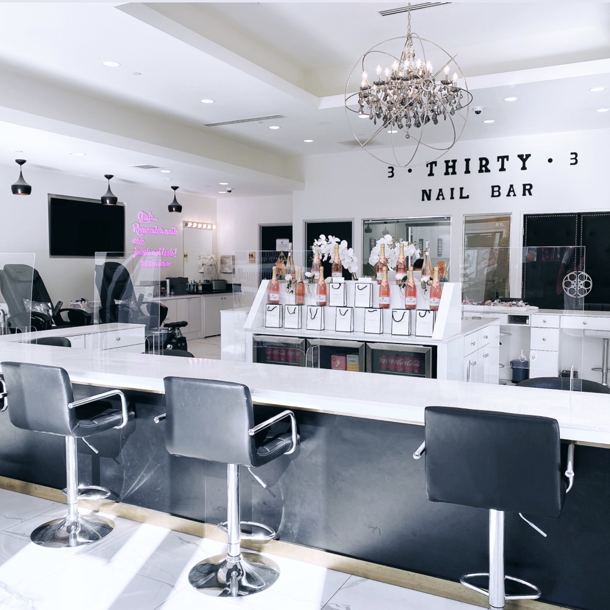ABOUT US – 333NailBar
